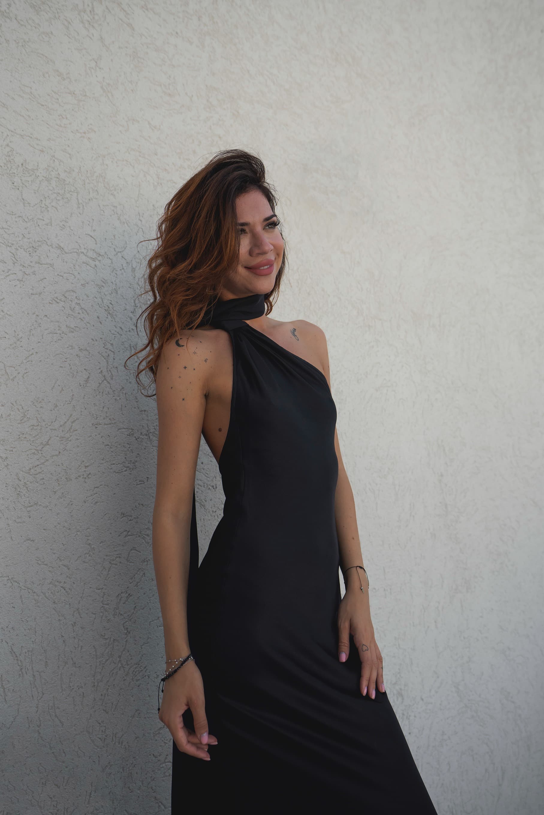 Rochie Lunga Satin Neagra SO GISELLE – SO MINE FASHION